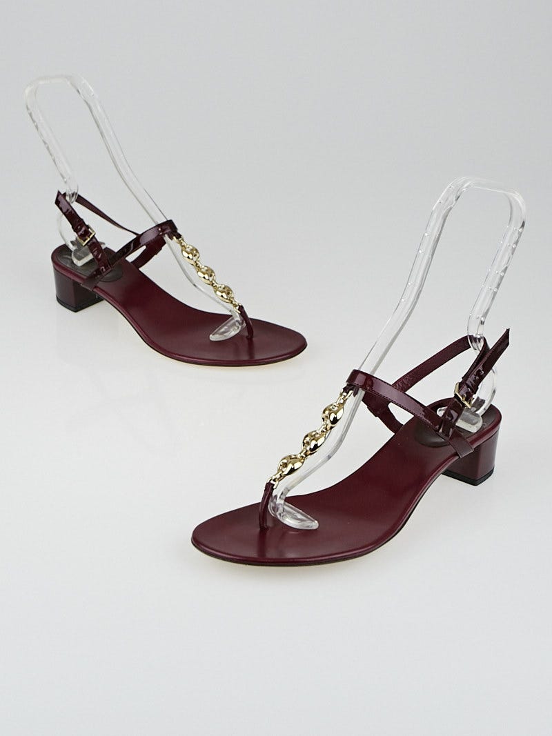 Gucci Raspberry Patent Leather Chain Thong Sandals Size 9B | Yoogi's Closet