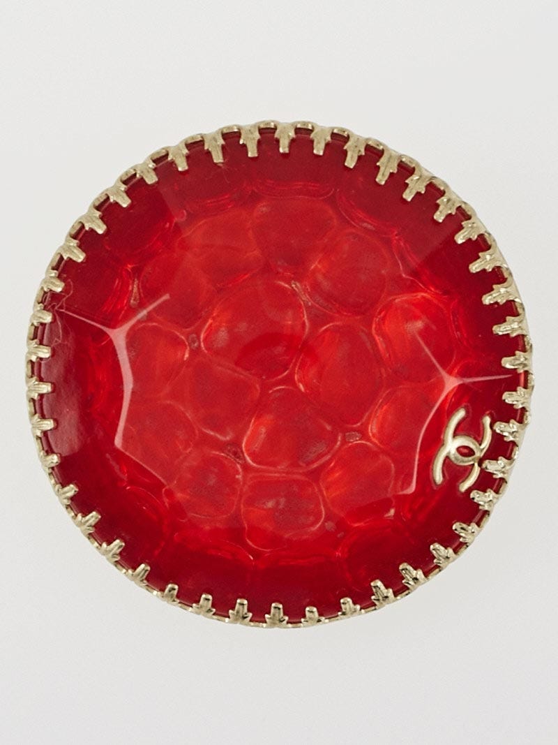 Chanel Red Hammered Resin CC Brooch | Yoogi's Closet