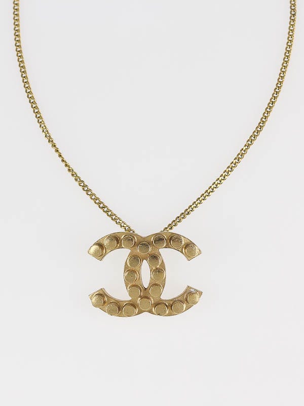 Chanel Goldtone Dotted CC Logo Necklace | Yoogi's Closet