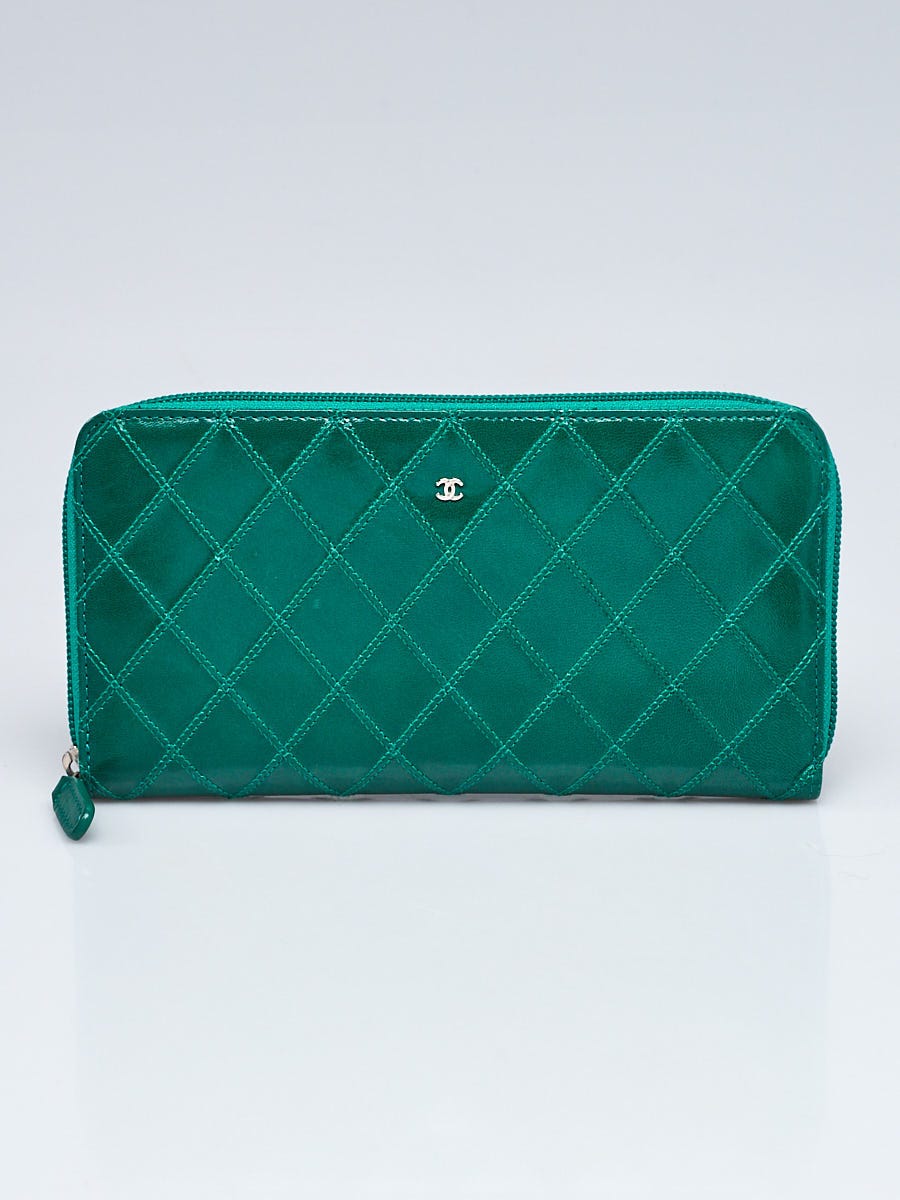 Chanel Dark Green Quilted Leather CC L Gusset Zip Wallet | Yoogi's Closet