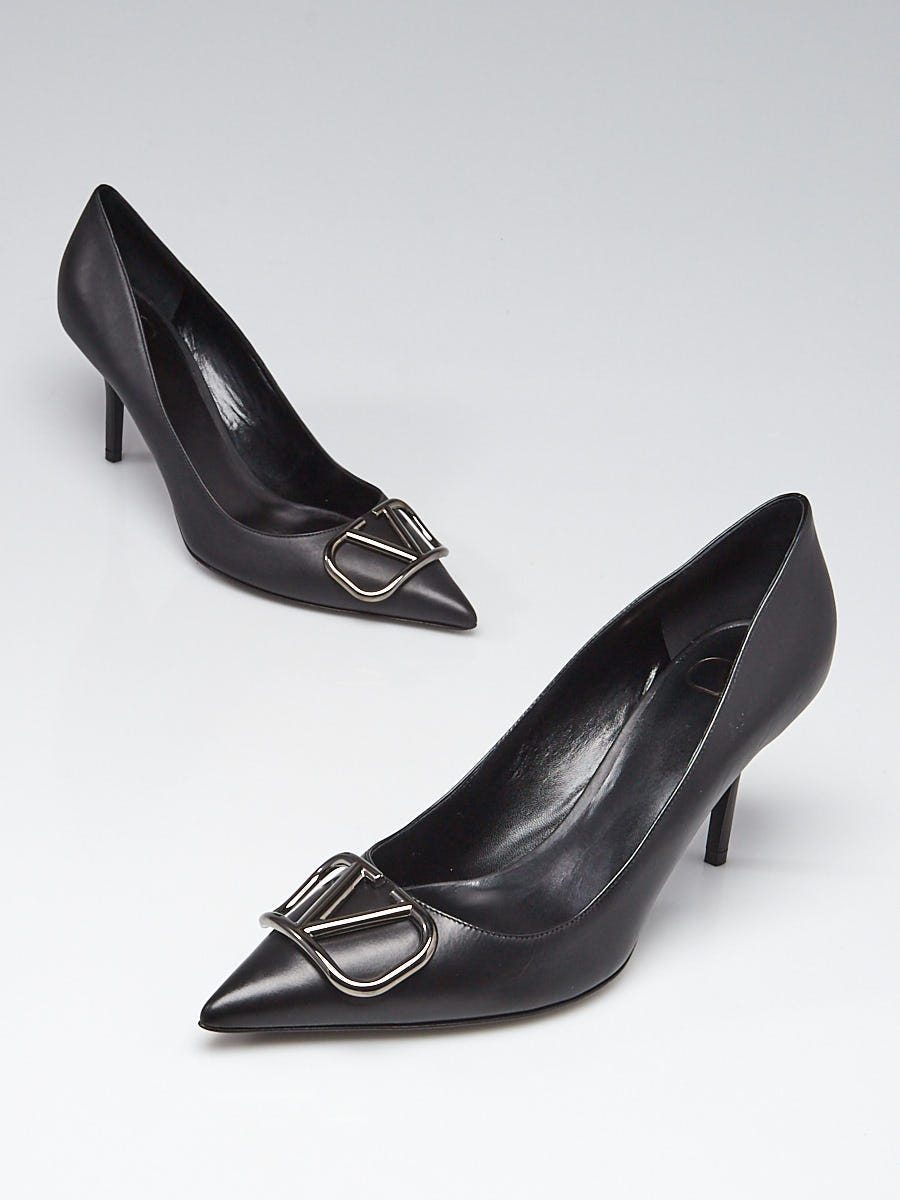 Valentino Black Leather V-Logo Pumps Size 10/40.5 | Yoogi's Closet