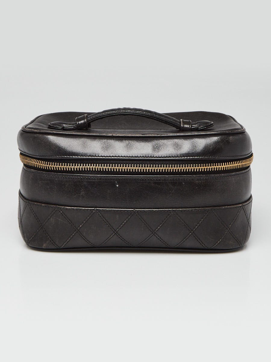Chanel Black Quilted Leather CC Logo Vanity Carrying Case Bag | Yoogi's ...