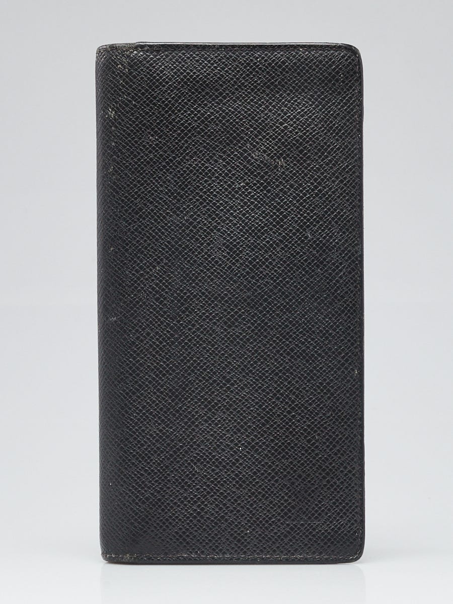 Louis Vuitton Black Taiga Leather Brazza Wallet | Yoogi's Closet Louis Vuitton Black Taiga Leather Brazza Wallet | Yoogi's Closet