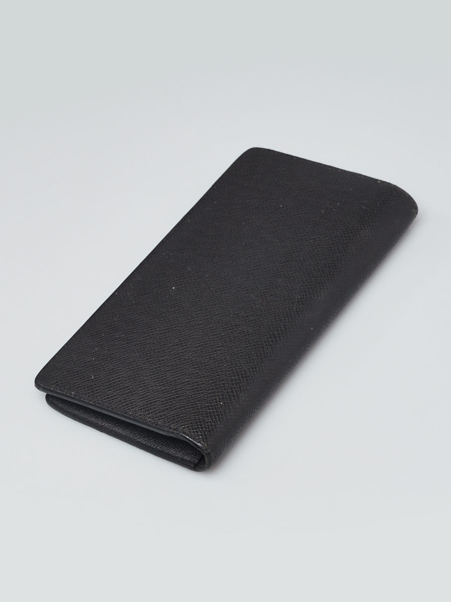 Louis Vuitton Black Taiga Leather Brazza Wallet | Yoogi's Closet Louis Vuitton Black Taiga Leather Brazza Wallet | Yoogi's Closet