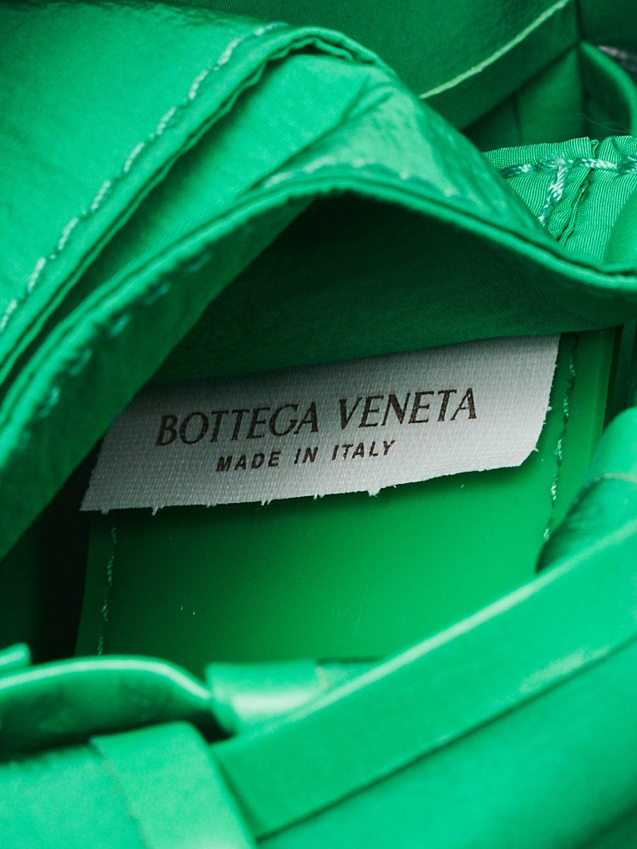 Bottega Veneta Parakeet Green Leather Maxi Weave Candy Bottega Veneta Parakeet Green Leather Maxi Weave Candy