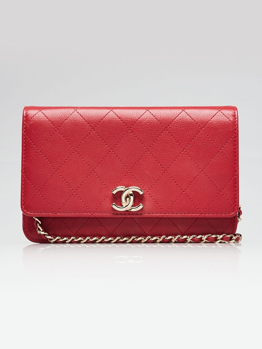 Chanel Red Diamond Stitch Leather CC Twist WOC Clutch Bag | Yoogi's Closet