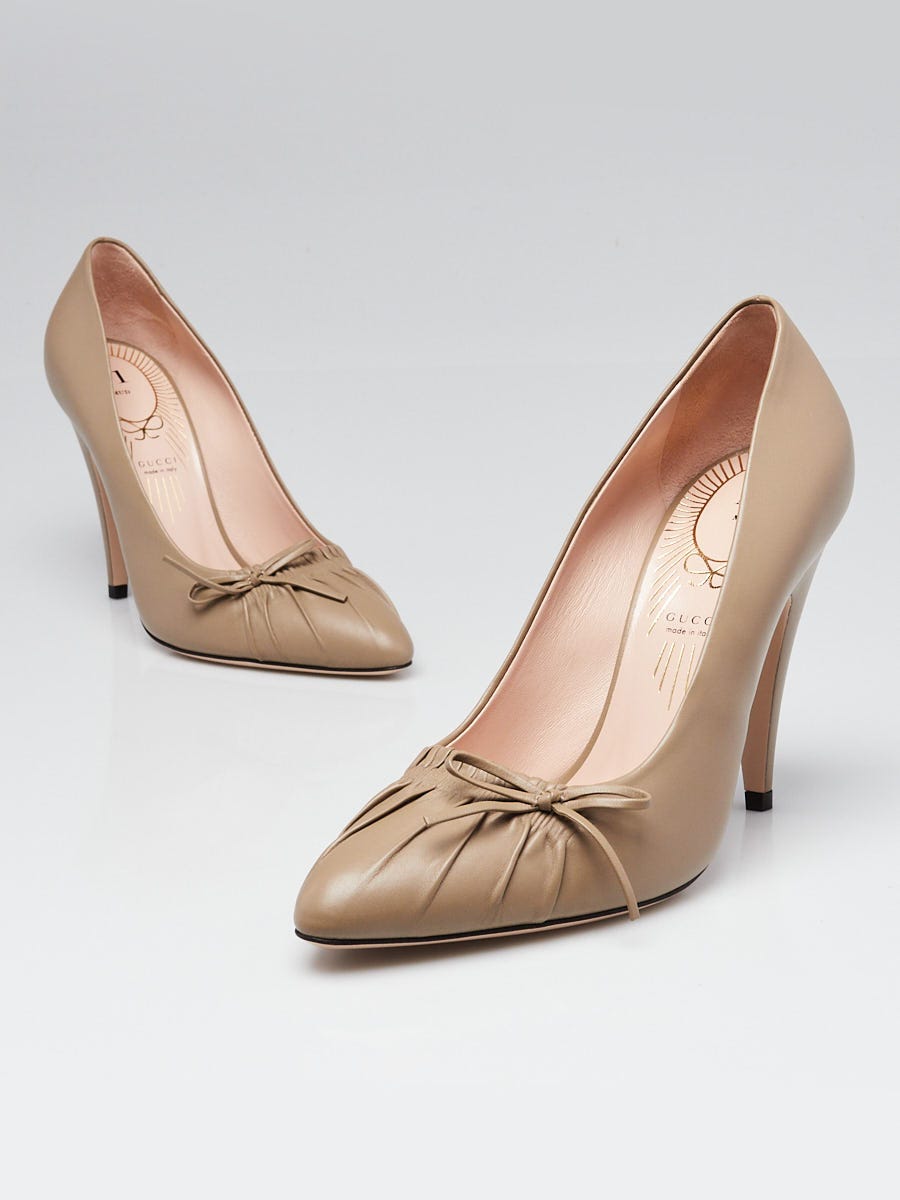 Gucci Mud Nappa Leather Decollete Bow Pumps Size 7/37.5 | Yoogi's Closet
